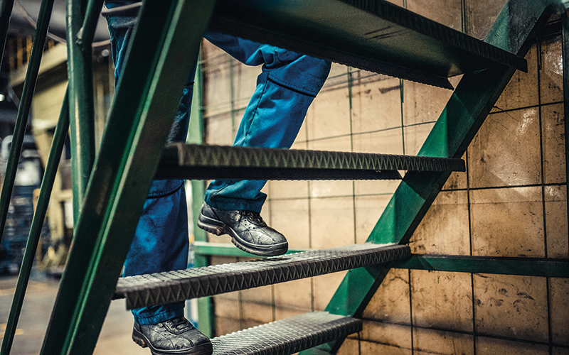 How to reduce workplace falls | IOSH magazine